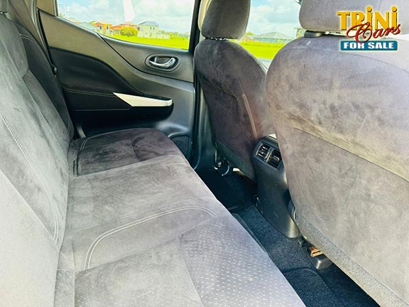 203708 - TDJNissanNP300 4x2