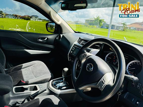 203708 - TDJNissanNP300 4x2