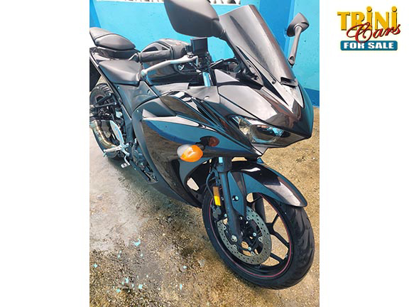 206533 - PEGYamahaYZF R3 Motorbike