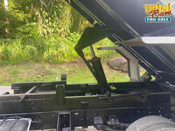 204654 - TAYNissanDump Truck