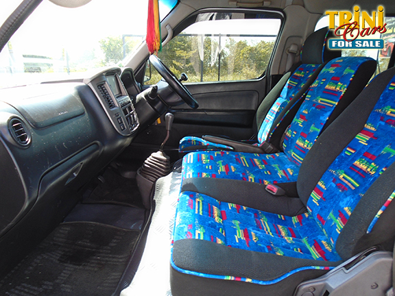 205197 - HCRNissanE25 Maxi